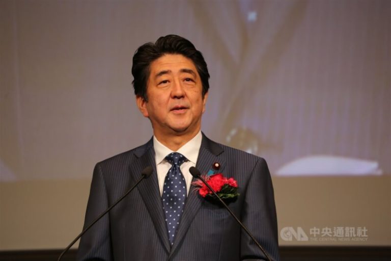 不斷更新／日媒：安倍晉三背後中槍心肺停止 記者聽到2槍響 - 客新聞 HakkaNews