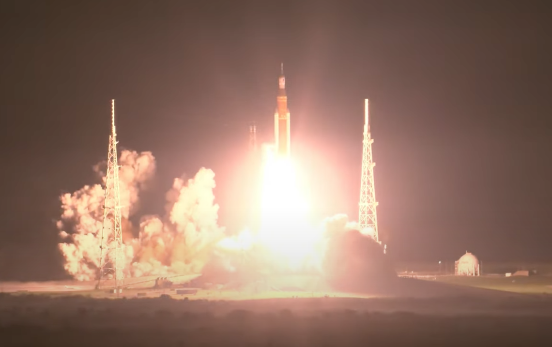 登月火箭終升空！NASA 阿提米絲1號成功發射 計畫 2024 送人類登陸月球 - 客新聞 HakkaNews