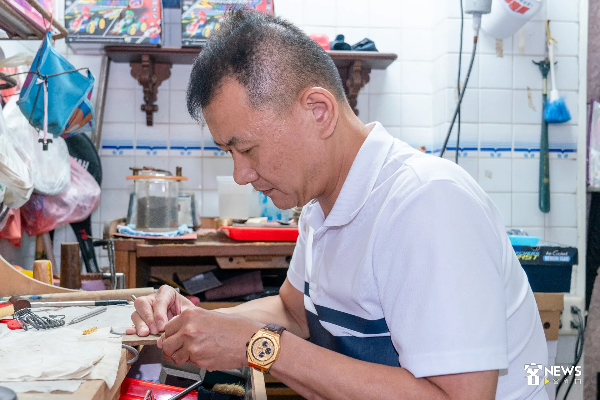 「一枚小金豆的爆紅」 佇立崙背80年的金順興銀樓 | READr Mesh 讀選