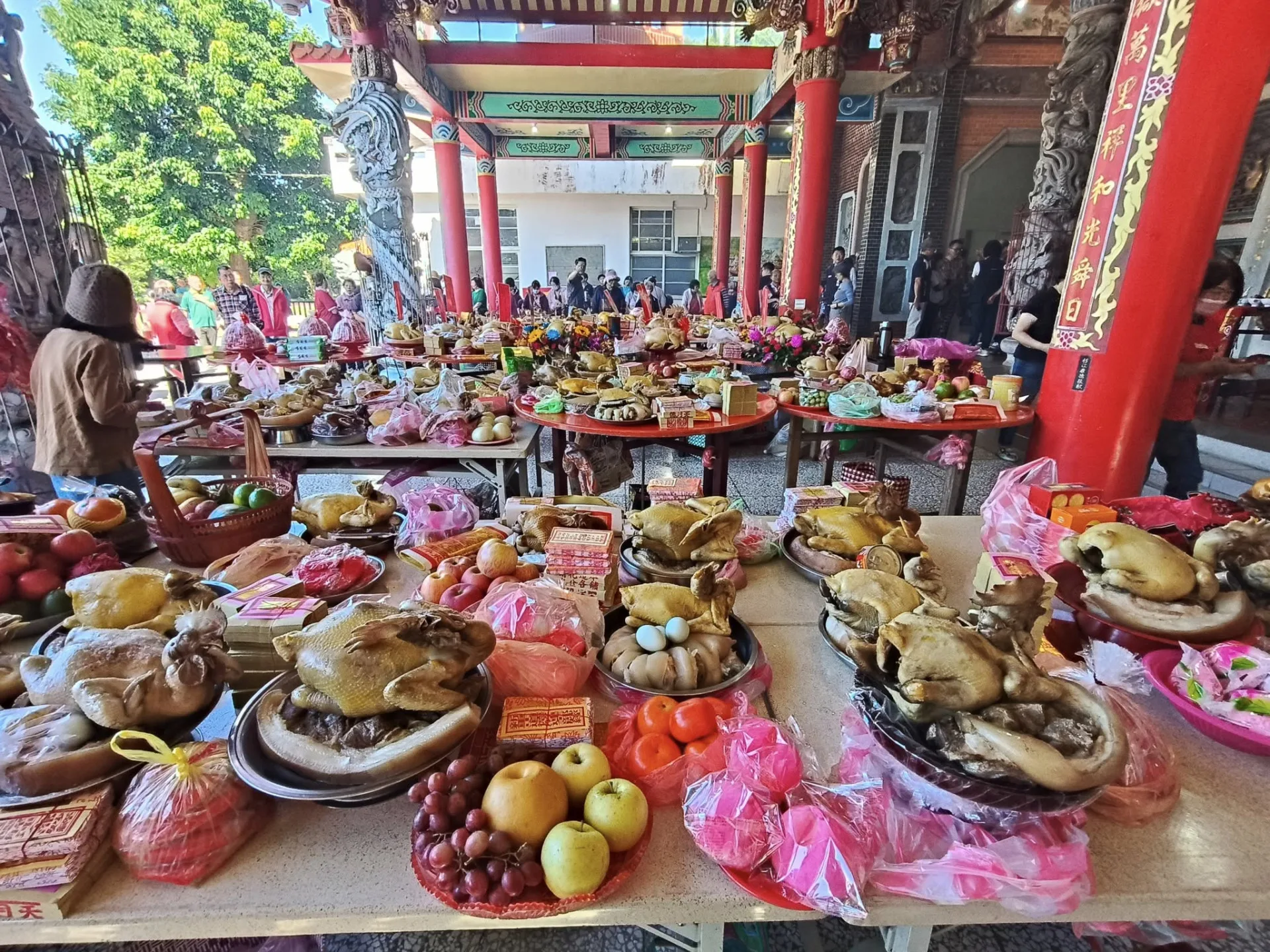 田野側記｜峨眉丹桂宮收冬謝平安 首辦「活雞秤重」閹雞比賽 - 客新聞 HakkaNews