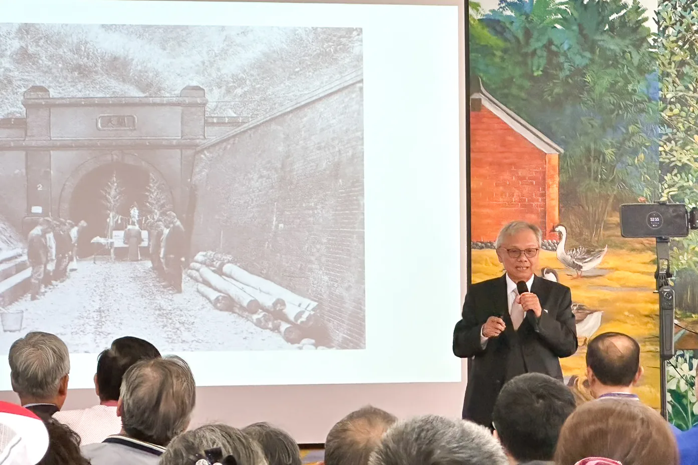 串起舊山線、巴宰族與五穀神宮 退休校長書寫三義客庄記憶 - 客新聞 HakkaNews