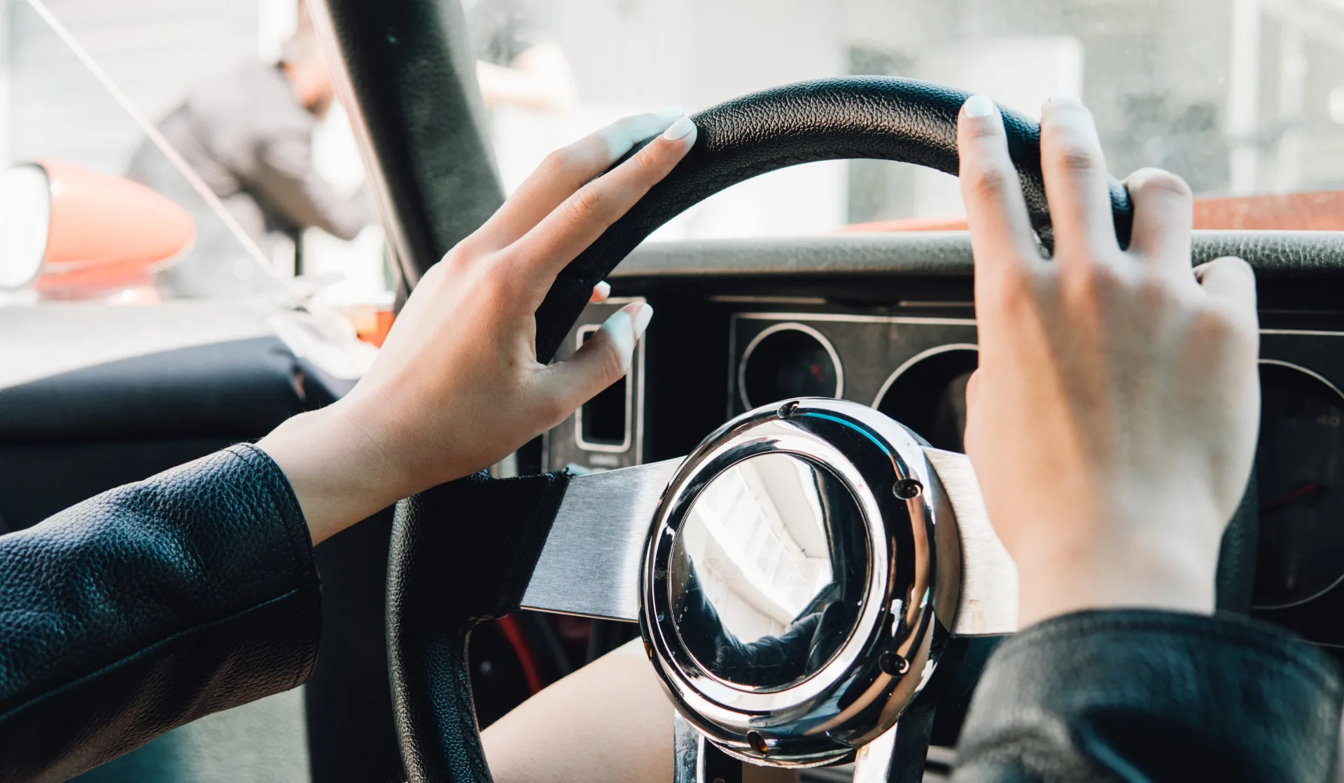 ADAS成新車標配 高公局：駕駛未握方向盤 最高罰3.6萬 - 客新聞 HakkaNews